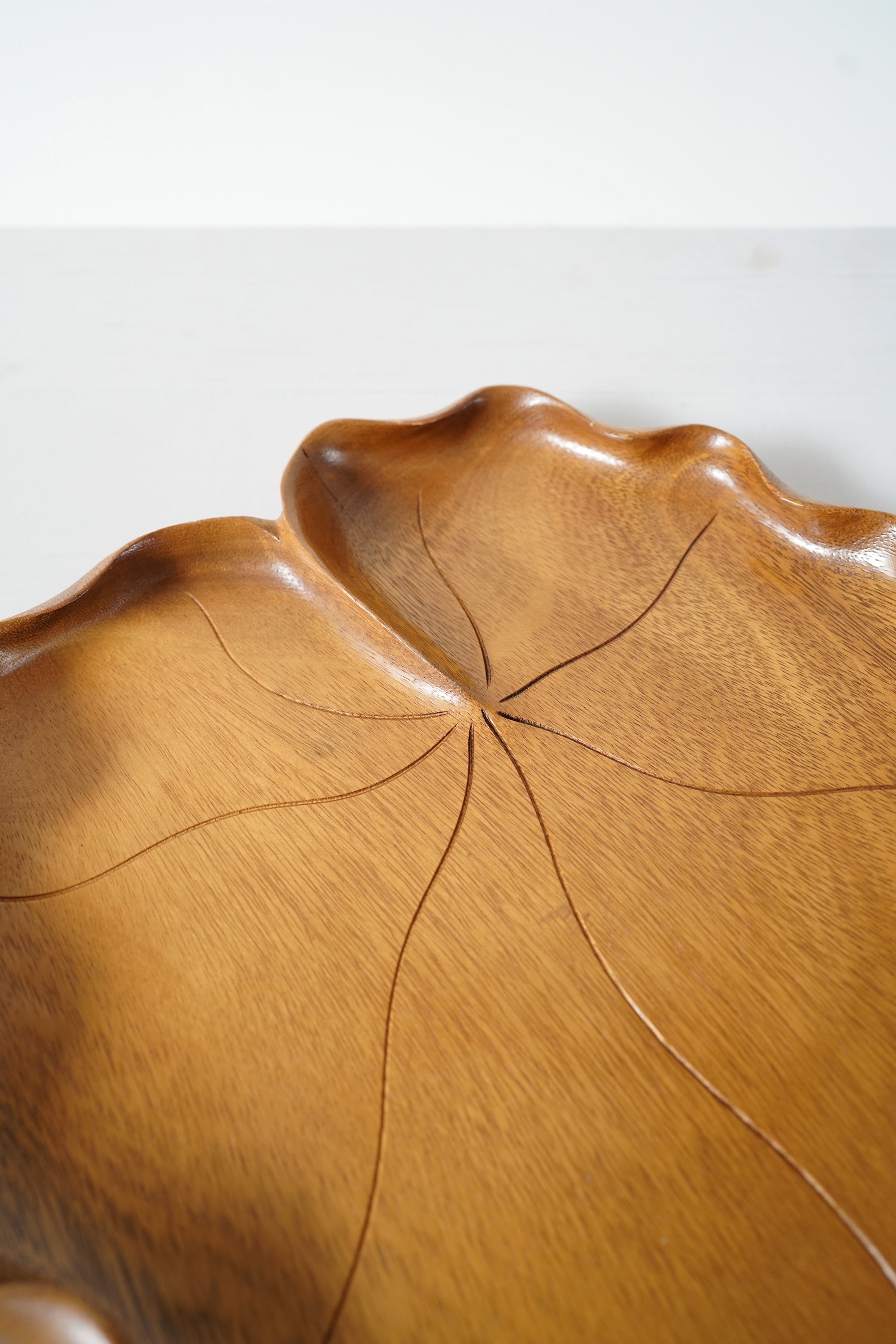 Midcentury Signed 1950s Blair Honolulu Hawaii Monkey Pod Wood Leaf Tra ...